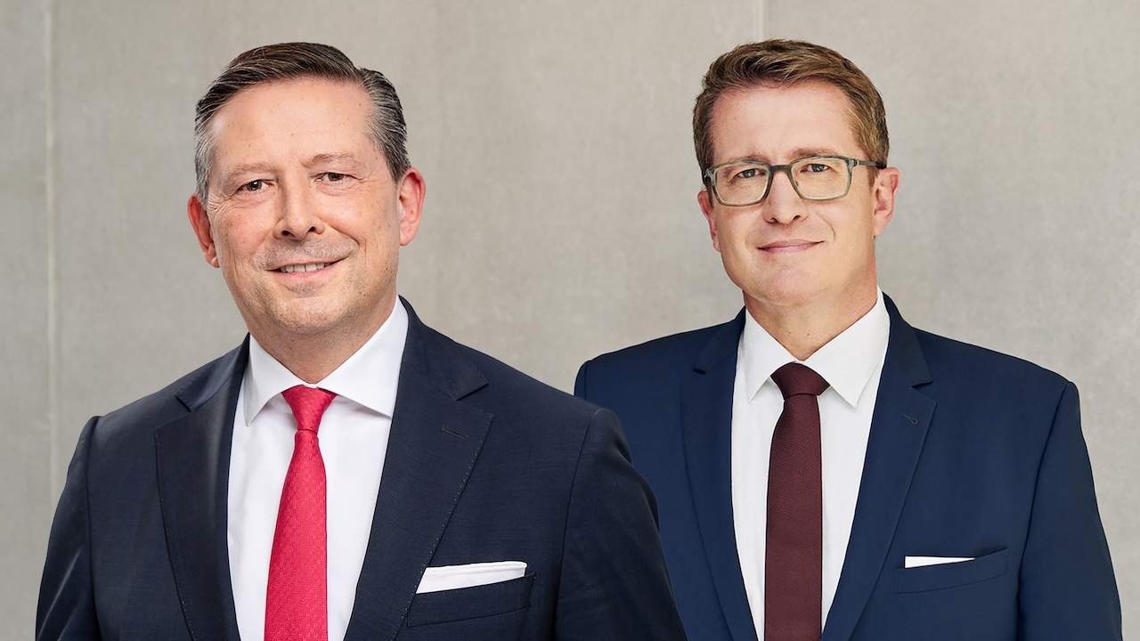 Ergo Vorstände Theo Kokkalas und Oliver Willmes mit neuen ...
